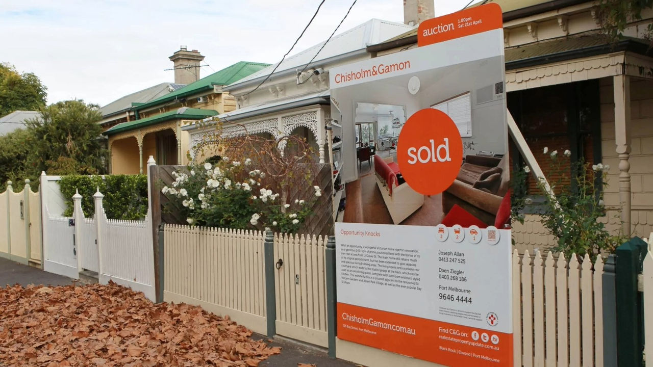 NAB cuts home loan rate